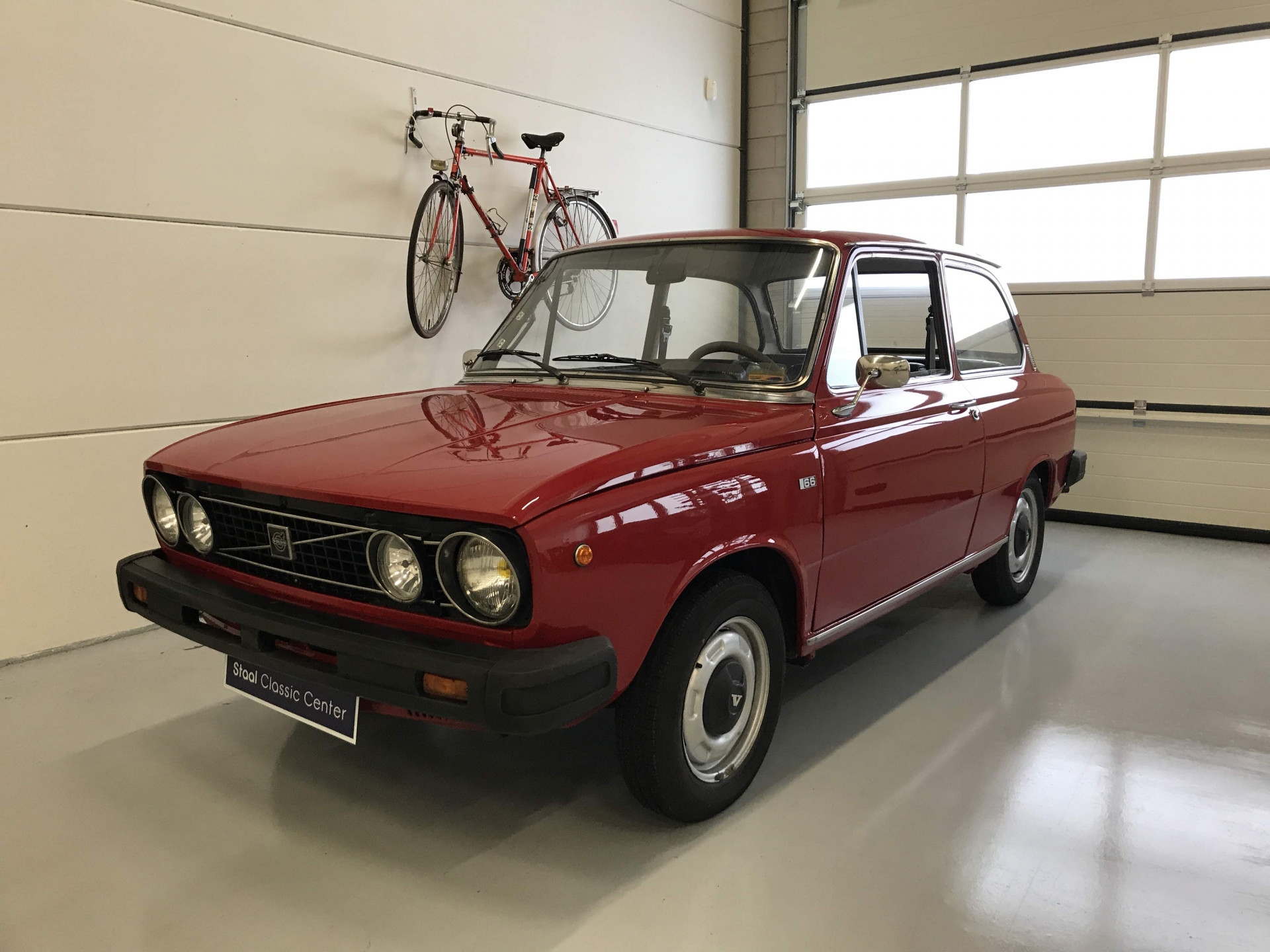 Volvo 66 met Variomatic 1977 volledig gerestaureerd | Staal Classic Center