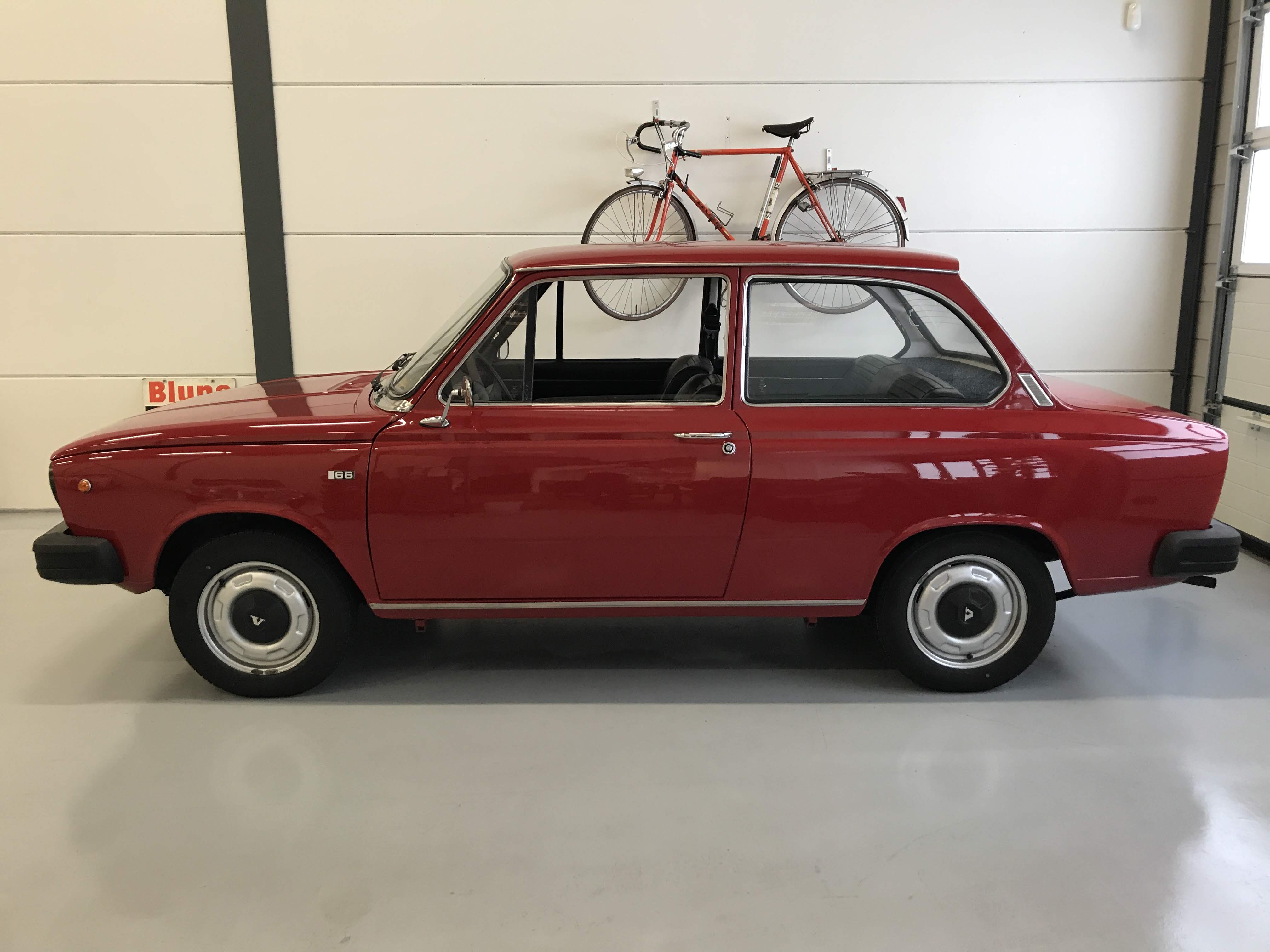 Volvo 66 met Variomatic 1977 volledig gerestaureerd | Staal Classic Center