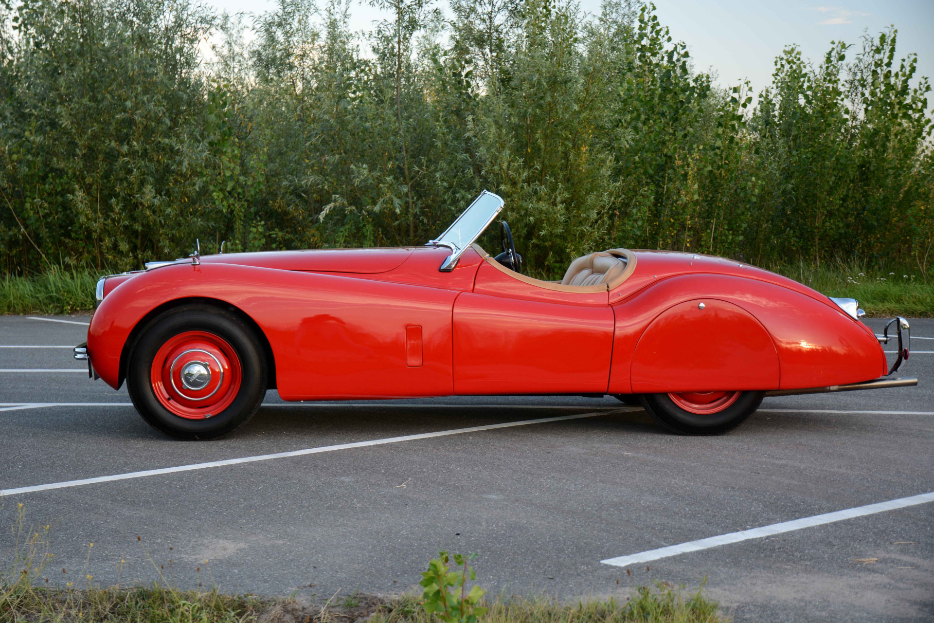 Jaguar XK120 OTS 1951 Restored condition | Staal Classic Center