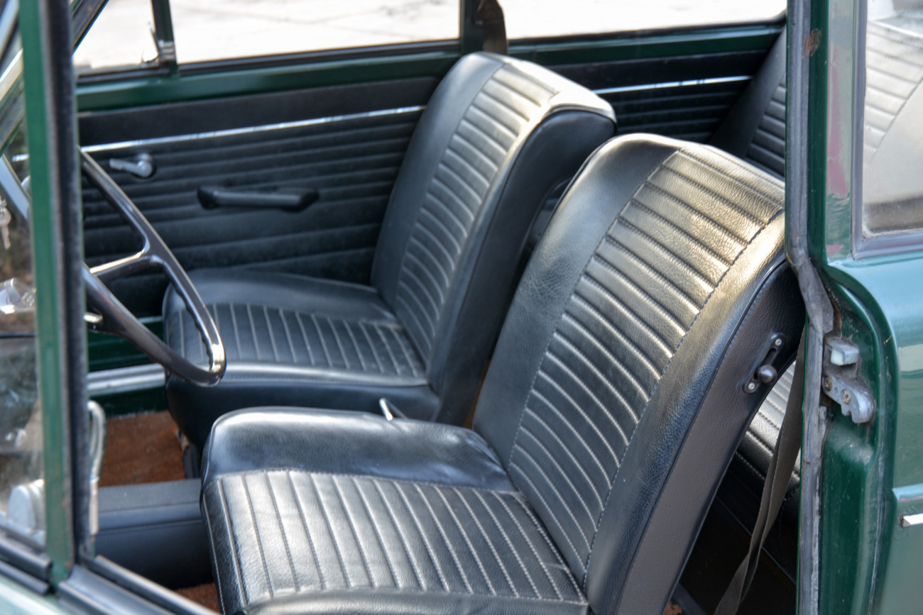 DAF 33 Deluxe van 1972 Variomatic Dailydriver | Staal Classic Center